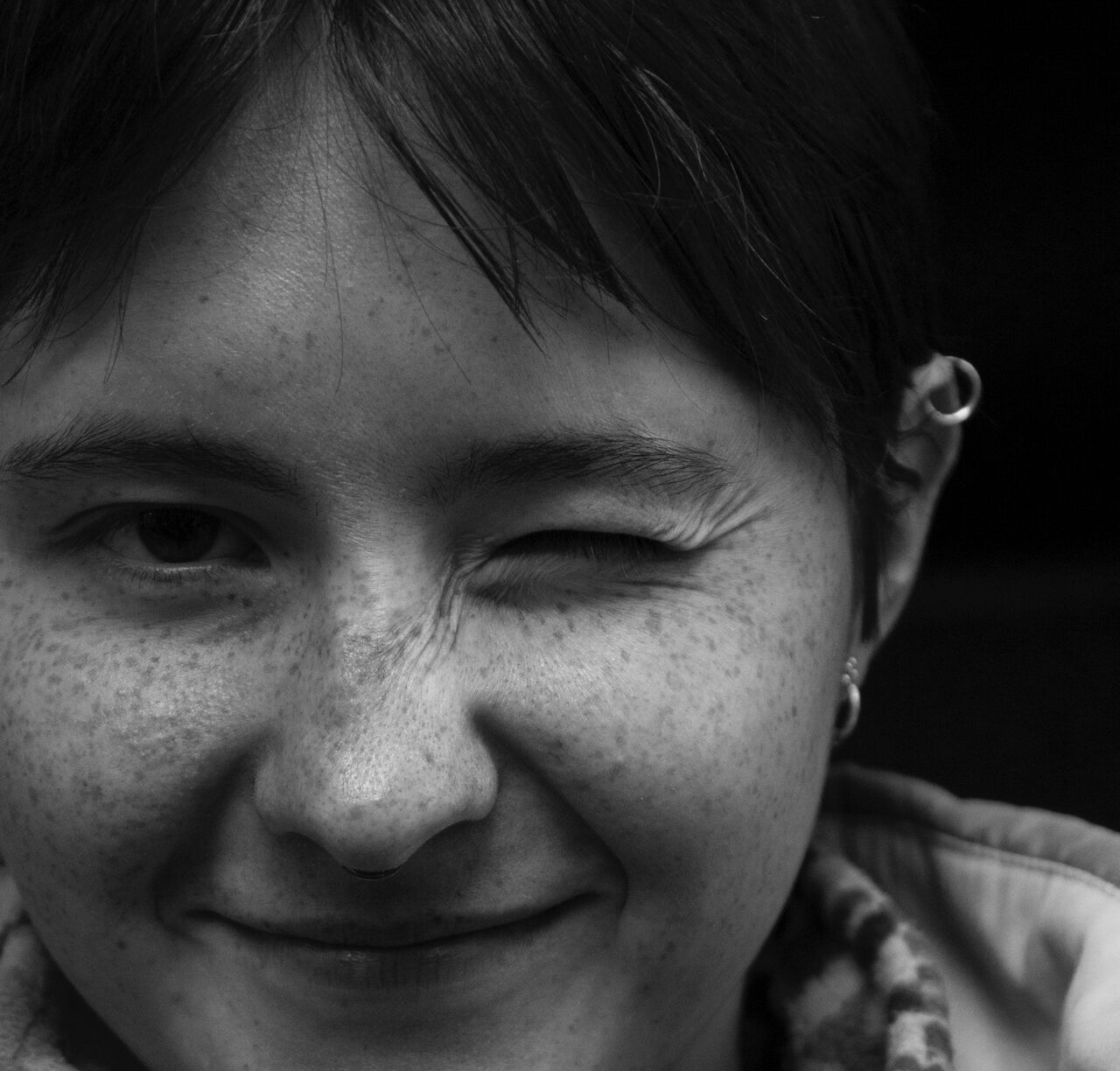 What Does It Mean When A Girl Blinks At You 7 Answers Truly Sigma