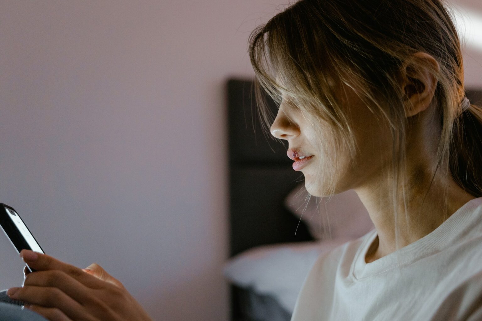 He Watches My Stories But Never Texts Me (9 Highly Likely Reasons ...